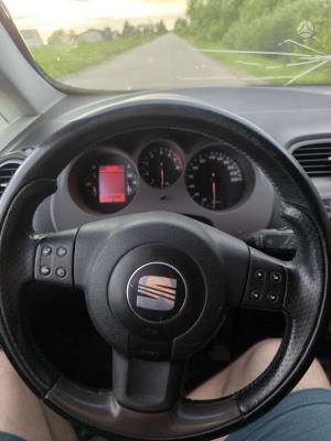Black SEAT Altea XL 2007 in Taurage, with an engine capacity of 1.98 L and mileage of 214 thousand km for 2000 €, photo 7 on AUTOMOTO.COM.LV