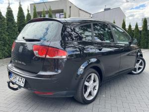 Black SEAT Altea XL 2007 in Panevezys, with an engine capacity of 2.00 L and mileage of 340 thousand km for 2450 €, photo 8 on AUTOMOTO.COM.LV