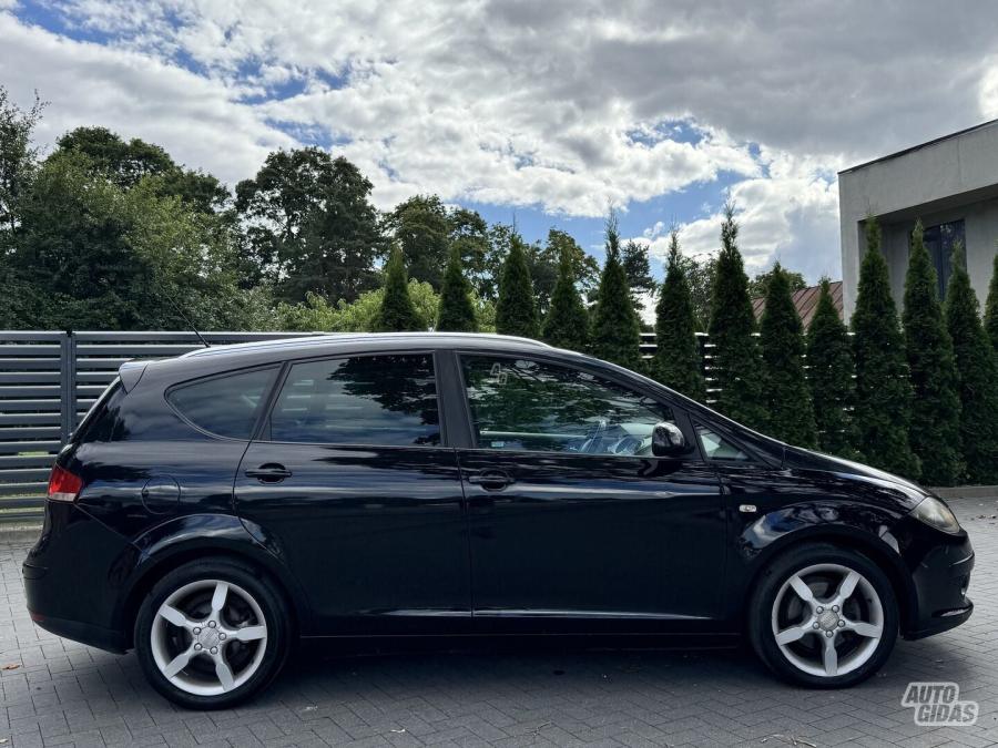 Black SEAT Altea XL 2007 in Panevezys, with an engine capacity of 2.00 L and mileage of 340 thousand km for 2450 €, photo 6 on AUTOMOTO.COM.LV