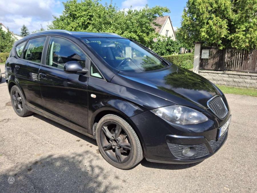 Melns SEAT Altea XL 2009 Panevēža, ar dzinēja tilpumu 1.90 L un nobraukumu 335 tūkst. km par 2350 €, foto 1 vietnē AUTOMOTO.COM.LV