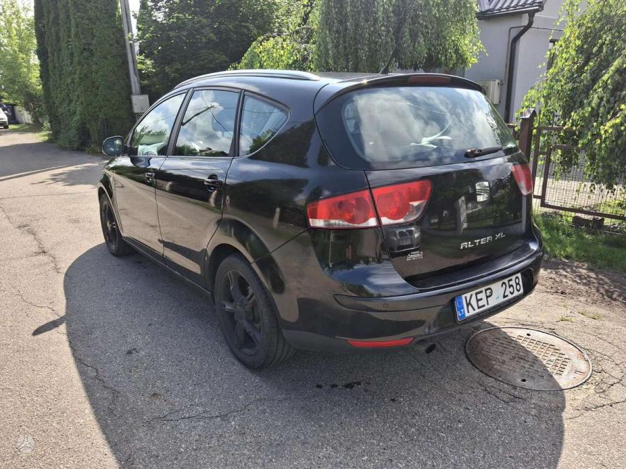 Melns SEAT Altea XL 2009 Panevēža, ar dzinēja tilpumu 1.90 L un nobraukumu 335 tūkst. km par 2350 €, foto 4 vietnē AUTOMOTO.COM.LV