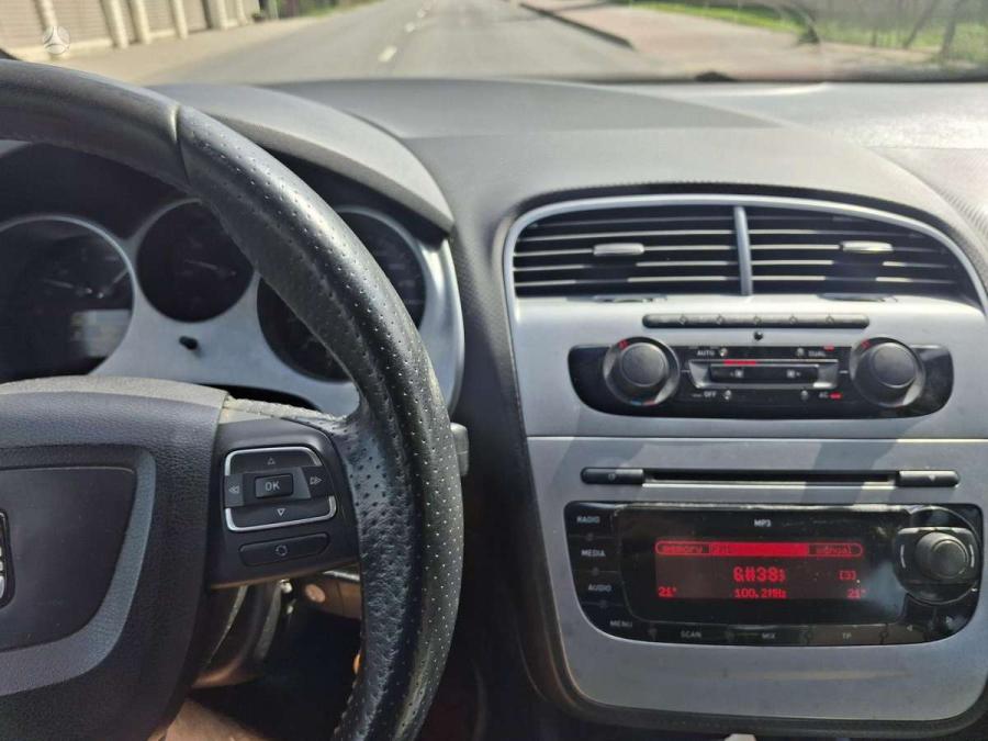 Melns SEAT Altea XL 2009 Panevēža, ar dzinēja tilpumu 1.90 L un nobraukumu 335 tūkst. km par 2350 €, foto 7 vietnē AUTOMOTO.COM.LV