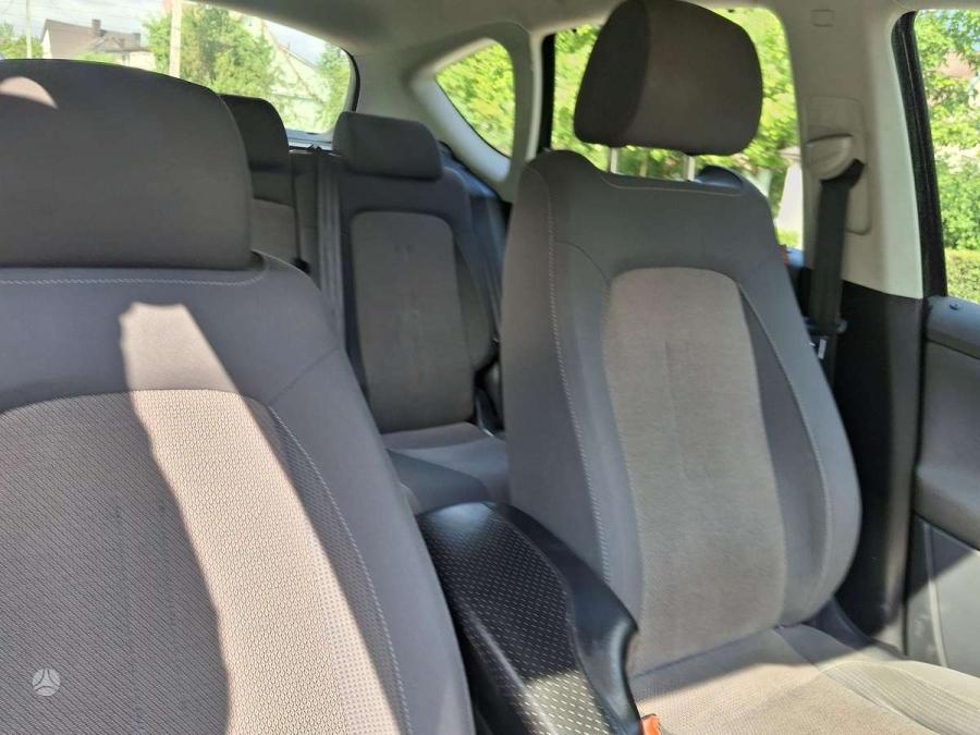 Melns SEAT Altea XL 2009 Panevēža, ar dzinēja tilpumu 1.90 L un nobraukumu 335 tūkst. km par 2350 €, foto 9 vietnē AUTOMOTO.COM.LV