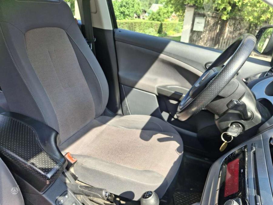 Melns SEAT Altea XL 2009 Panevēža, ar dzinēja tilpumu 1.90 L un nobraukumu 335 tūkst. km par 2350 €, foto 12 vietnē AUTOMOTO.COM.LV