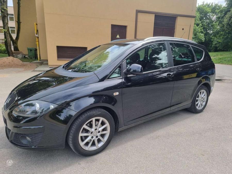 Черный Сеат Altea XL 2011 в Каунас, объемом двигателя 1.60 л и пробегом 270 тыс. км за 3950 €, фото 1 на AUTOMOTO.COM.LV
