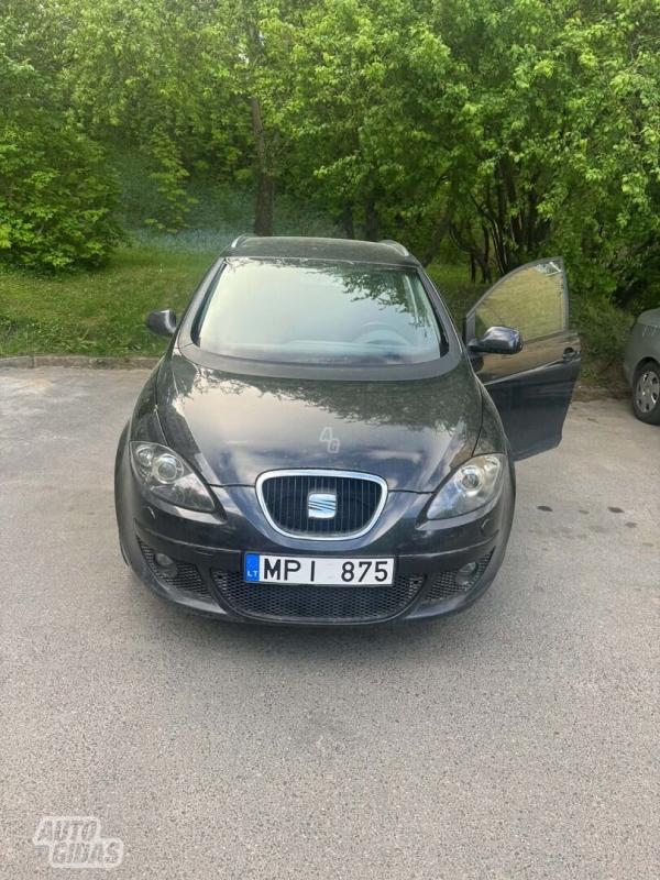 Black SEAT Altea XL 2007 in Vilnius, with an engine capacity of 2.00 L and mileage of 289 thousand km for 1050 €, photo 1 on AUTOMOTO.COM.LV