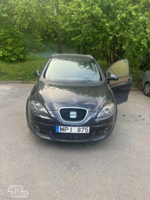 Black SEAT Altea XL 2007 in Vilnius, with an engine capacity of 2.00 L and mileage of 289 thousand km for 1050 €, photo  on AUTOMOTO.COM.LV