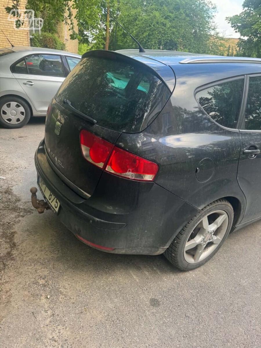 Black SEAT Altea XL 2007 in Vilnius, with an engine capacity of 2.00 L and mileage of 289 thousand km for 1050 €, photo 5 on AUTOMOTO.COM.LV
