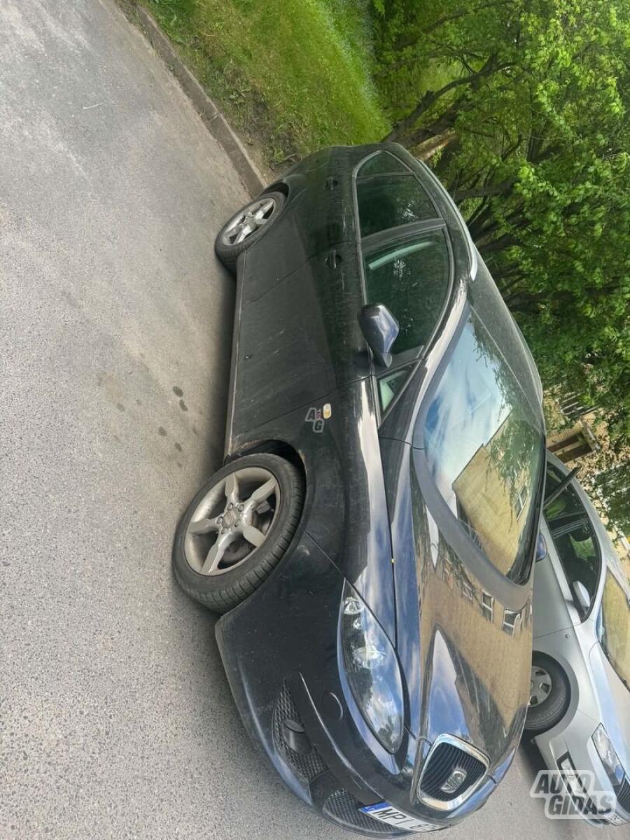 Black SEAT Altea XL 2007 in Vilnius, with an engine capacity of 2.00 L and mileage of 289 thousand km for 1050 €, photo 6 on AUTOMOTO.COM.LV