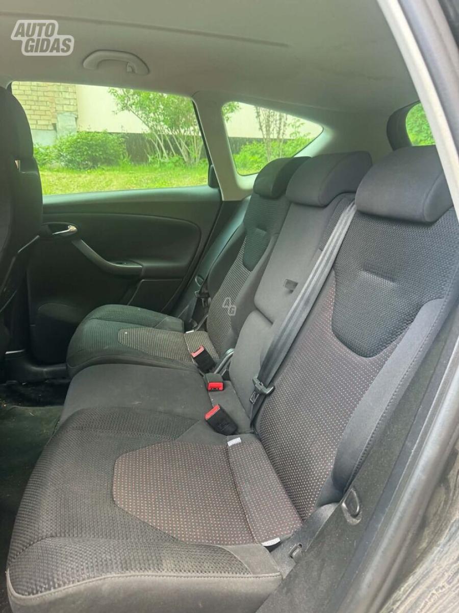Black SEAT Altea XL 2007 in Vilnius, with an engine capacity of 2.00 L and mileage of 289 thousand km for 1050 €, photo 8 on AUTOMOTO.COM.LV