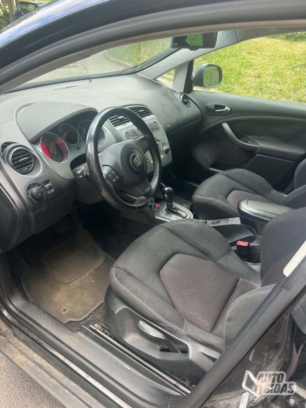 Black SEAT Altea XL 2007 in Vilnius, with an engine capacity of 2.00 L and mileage of 289 thousand km for 1050 €, photo 9 on AUTOMOTO.COM.LV