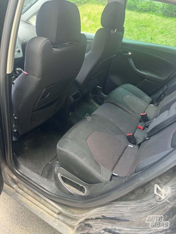 Black SEAT Altea XL 2007 in Vilnius, with an engine capacity of 2.00 L and mileage of 289 thousand km for 1050 €, photo 10 on AUTOMOTO.COM.LV
