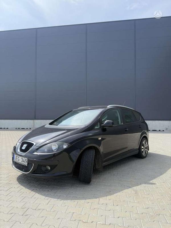 Black SEAT Altea XL 2007 in Siauliai, with an engine capacity of 1.90 L and mileage of 300 thousand km for 1750 €, photo 2 on AUTOMOTO.COM.LV