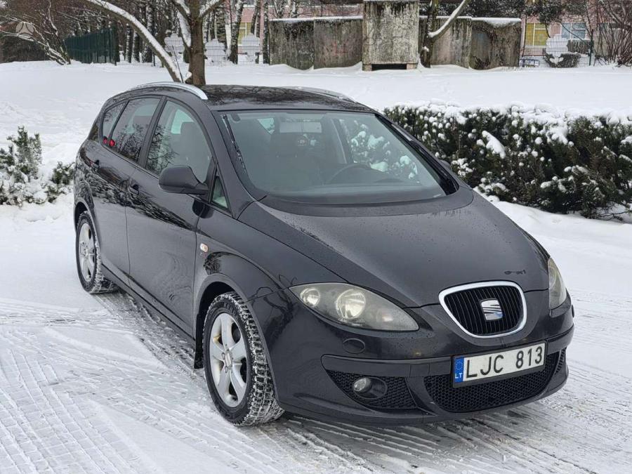 Black SEAT Altea XL 2008 in Vilnius, with an engine capacity of 1.90 L and mileage of 330 thousand km for 2100 €, photo 2 on AUTOMOTO.COM.LV