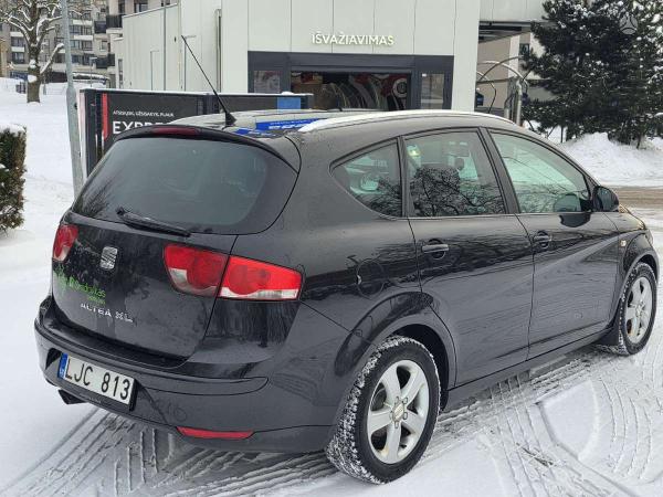 Black SEAT Altea XL 2008 in Vilnius, with an engine capacity of 1.90 L and mileage of 330 thousand km for 2100 €, photo 5 on AUTOMOTO.COM.LV