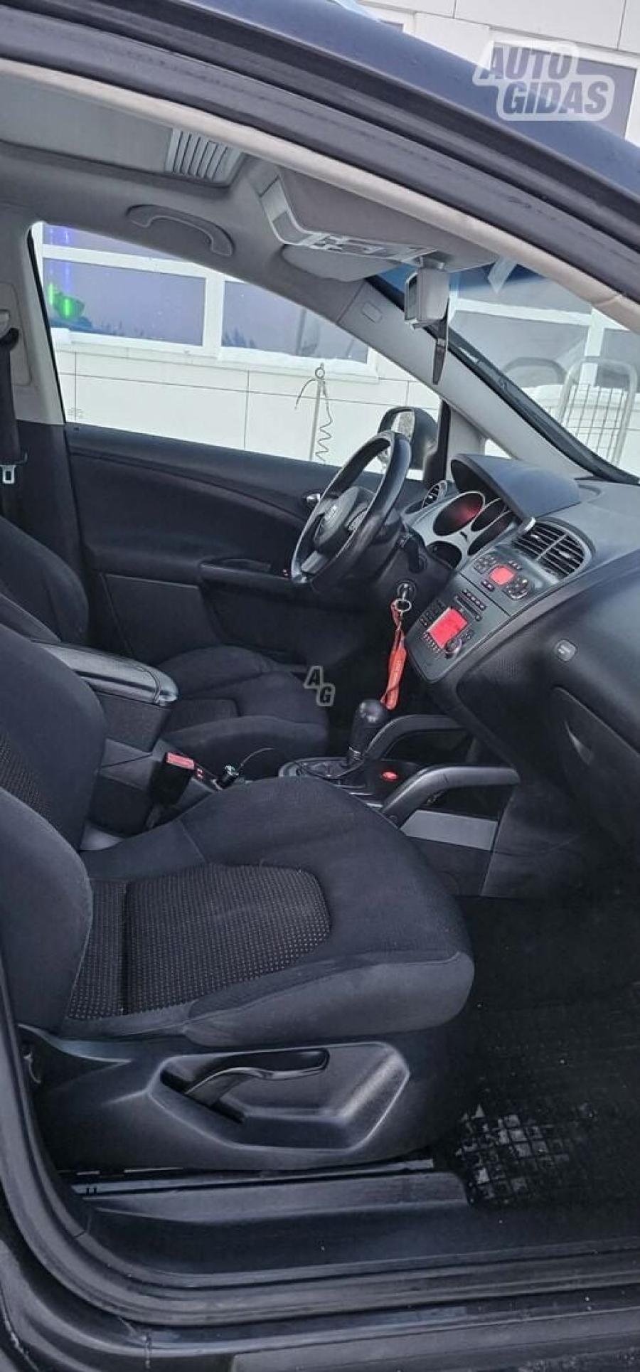 Melns SEAT Altea XL 2008 Kauņa, ar dzinēja tilpumu 2.00 L un nobraukumu 30 tūkst. km par 2200 €, foto 14 vietnē AUTOMOTO.COM.LV