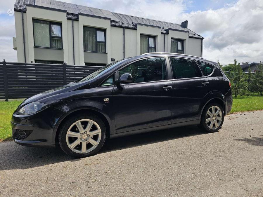 Black SEAT Altea XL 2008 in Kaunas, with an engine capacity of 2.00 L and mileage of 292 thousand km for 2950 €, photo 6 on AUTOMOTO.COM.LV