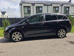 Black SEAT Altea XL 2008 in Kaunas, with an engine capacity of 2.00 L and mileage of 292 thousand km for 2950 €, photo 7 on AUTOMOTO.COM.LV