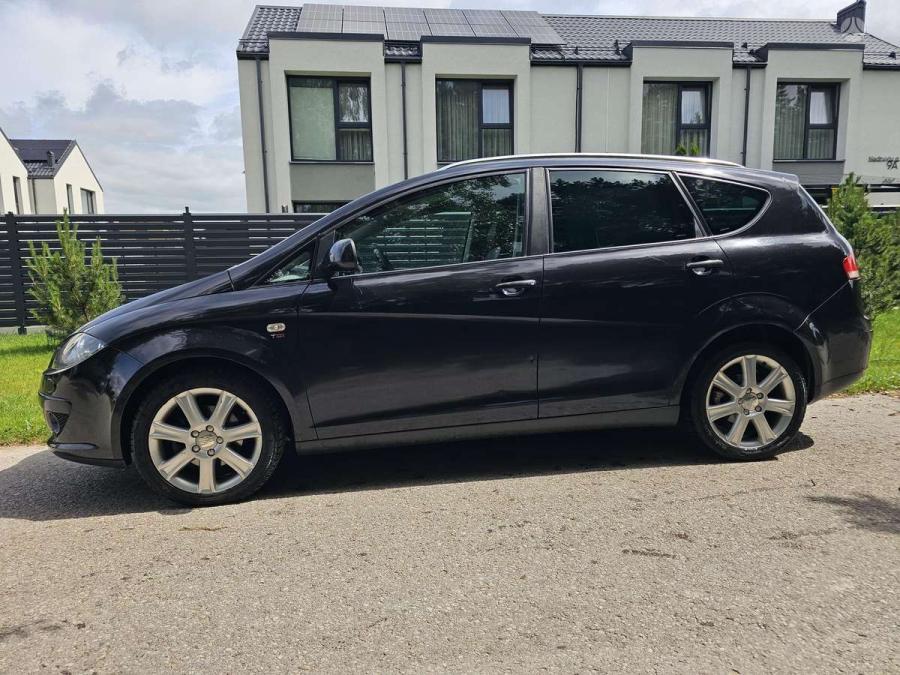 Black SEAT Altea XL 2008 in Kaunas, with an engine capacity of 2.00 L and mileage of 292 thousand km for 2950 €, photo 7 on AUTOMOTO.COM.LV