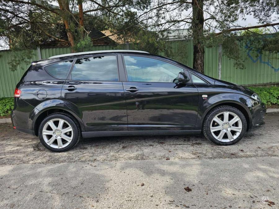 Black SEAT Altea XL 2008 in Kaunas, with an engine capacity of 2.00 L and mileage of 292 thousand km for 2950 €, photo 18 on AUTOMOTO.COM.LV