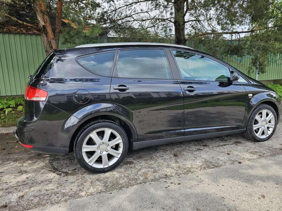 Black SEAT Altea XL 2008 in Kaunas, with an engine capacity of 2.00 L and mileage of 292 thousand km for 2950 €, photo 19 on AUTOMOTO.COM.LV