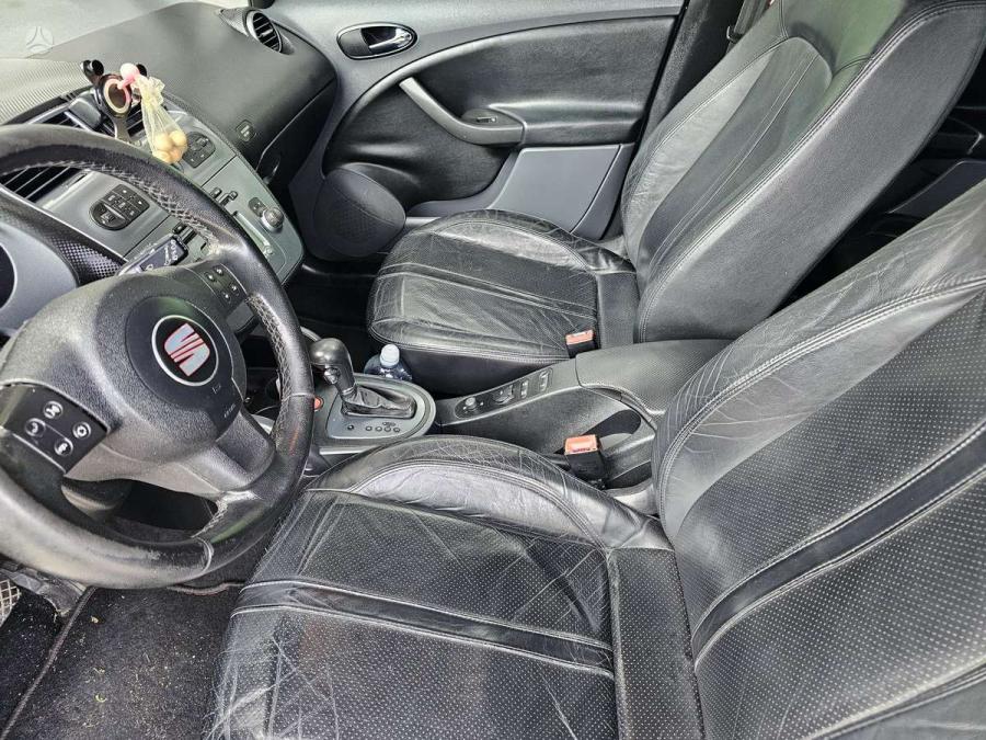 Black SEAT Altea XL 2008 in Kaunas, with an engine capacity of 2.00 L and mileage of 292 thousand km for 2950 €, photo 25 on AUTOMOTO.COM.LV