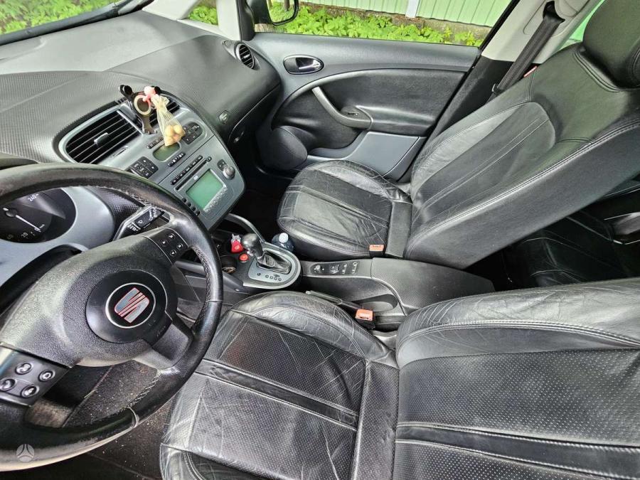 Black SEAT Altea XL 2008 in Kaunas, with an engine capacity of 2.00 L and mileage of 292 thousand km for 2950 €, photo 28 on AUTOMOTO.COM.LV