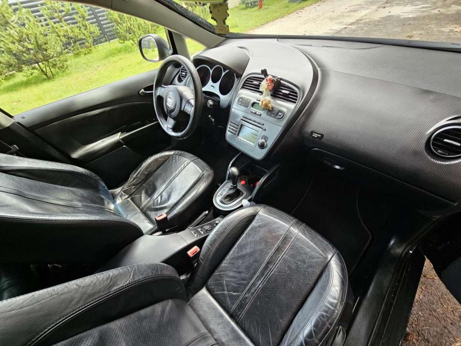 Black SEAT Altea XL 2008 in Kaunas, with an engine capacity of 2.00 L and mileage of 292 thousand km for 2950 €, photo 30 on AUTOMOTO.COM.LV