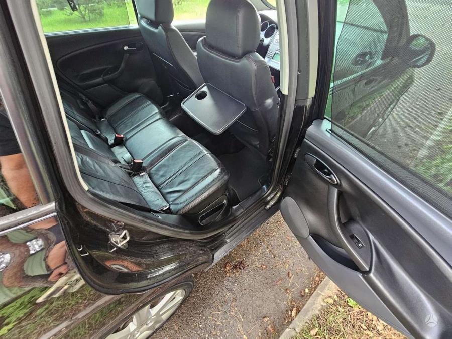 Black SEAT Altea XL 2008 in Kaunas, with an engine capacity of 2.00 L and mileage of 292 thousand km for 2950 €, photo 35 on AUTOMOTO.COM.LV