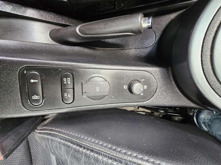 Black SEAT Altea XL 2008 in Kaunas, with an engine capacity of 2.00 L and mileage of 292 thousand km for 2950 €, photo 39 on AUTOMOTO.COM.LV