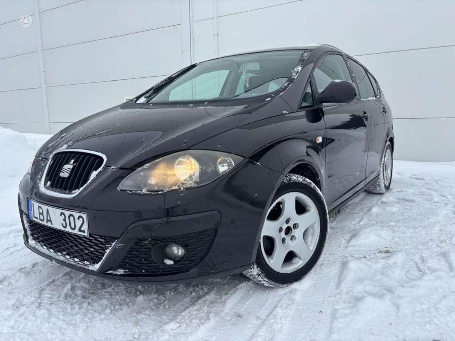 Black SEAT Altea XL 2010 in Kaunas, with an engine capacity of 1.60 L and mileage of 220 thousand km for 3950 €, photo 1 on AUTOMOTO.COM.LV