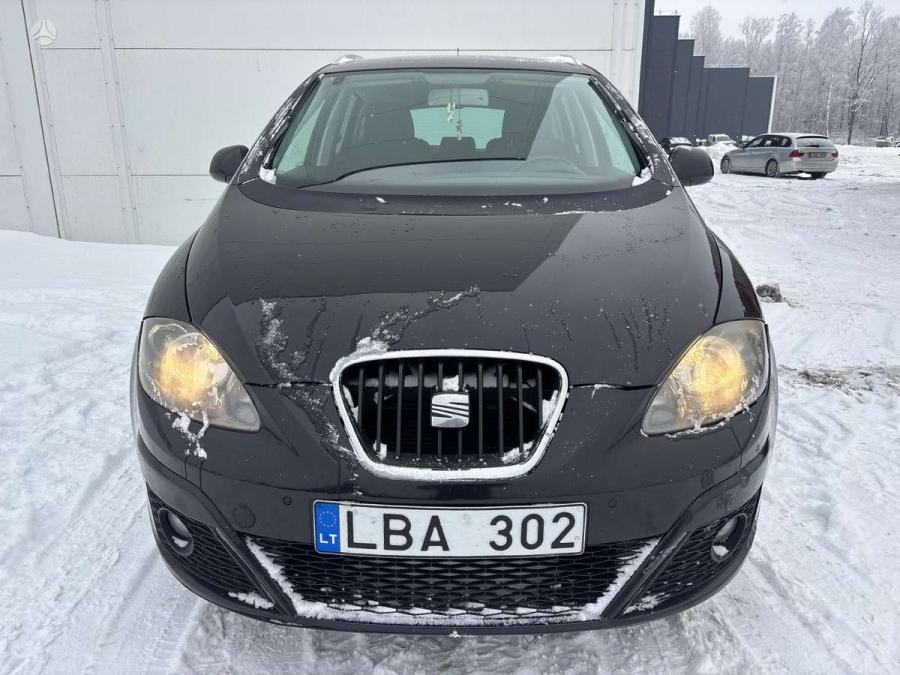 Black SEAT Altea XL 2010 in Kaunas, with an engine capacity of 1.60 L and mileage of 220 thousand km for 3950 €, photo 4 on AUTOMOTO.COM.LV