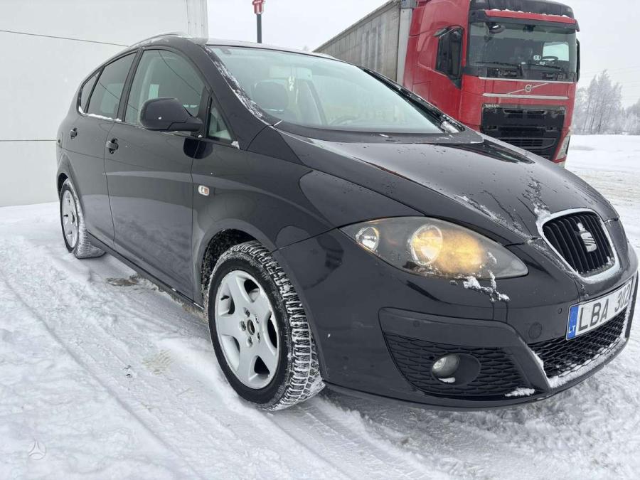 Black SEAT Altea XL 2010 in Kaunas, with an engine capacity of 1.60 L and mileage of 220 thousand km for 3950 €, photo 5 on AUTOMOTO.COM.LV