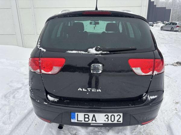 Black SEAT Altea XL 2010 in Kaunas, with an engine capacity of 1.60 L and mileage of 220 thousand km for 3950 €, photo 8 on AUTOMOTO.COM.LV