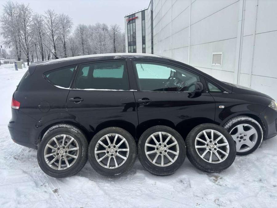 Black SEAT Altea XL 2010 in Kaunas, with an engine capacity of 1.60 L and mileage of 220 thousand km for 3950 €, photo 24 on AUTOMOTO.COM.LV