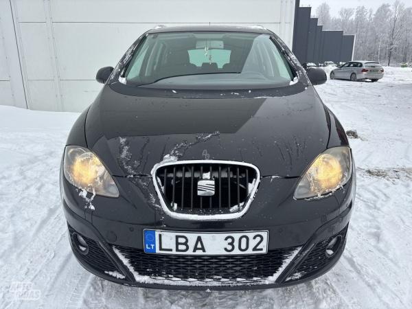 Black SEAT Altea XL 2010 in Kaunas, with an engine capacity of 1.60 L and mileage of 220 thousand km for 3490 €, photo 3 on AUTOMOTO.COM.LV