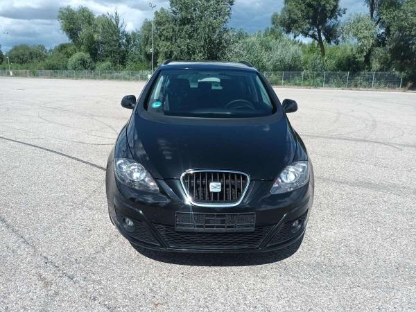 Black SEAT Altea XL 2013 in Marijampole, with an engine capacity of 1.60 L and mileage of 262 thousand km for 3555 €, photo 2 on AUTOMOTO.COM.LV