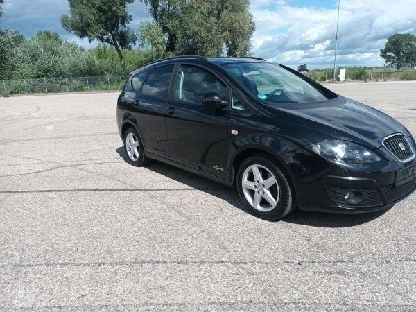 Black SEAT Altea XL 2013 in Marijampole, with an engine capacity of 1.60 L and mileage of 262 thousand km for 3555 €, photo 7 on AUTOMOTO.COM.LV