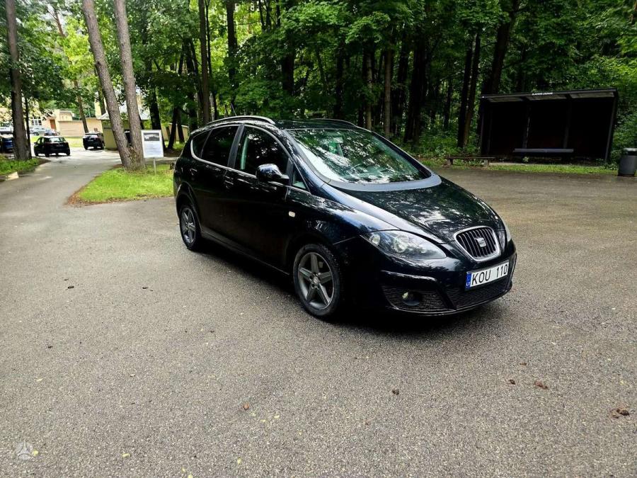 Black SEAT Altea XL 2014 in Kaunas, with an engine capacity of 1.97 L and mileage of 235 thousand km for 4000 €, photo 1 on AUTOMOTO.COM.LV