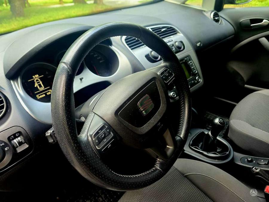 Black SEAT Altea XL 2014 in Kaunas, with an engine capacity of 1.97 L and mileage of 235 thousand km for 4000 €, photo 13 on AUTOMOTO.COM.LV