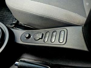 Black SEAT Altea XL 2014 in Kaunas, with an engine capacity of 1.97 L and mileage of 235 thousand km for 4000 €, photo 24 on AUTOMOTO.COM.LV