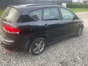 Black SEAT Altea XL 2014 in Vilnius, with an engine capacity of 1.60 L and mileage of 215 thousand km for 3999 €, photo 4 on AUTOMOTO.COM.LV