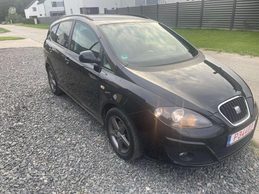 Black SEAT Altea XL 2014 in Vilnius, with an engine capacity of 1.60 L and mileage of 215 thousand km for 3999 €, photo 5 on AUTOMOTO.COM.LV