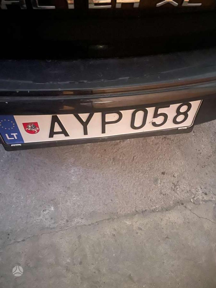 Black SEAT Altea XL 2014 in Vilnius, with an engine capacity of 1.60 L and mileage of 215 thousand km for 3999 €, photo 12 on AUTOMOTO.COM.LV