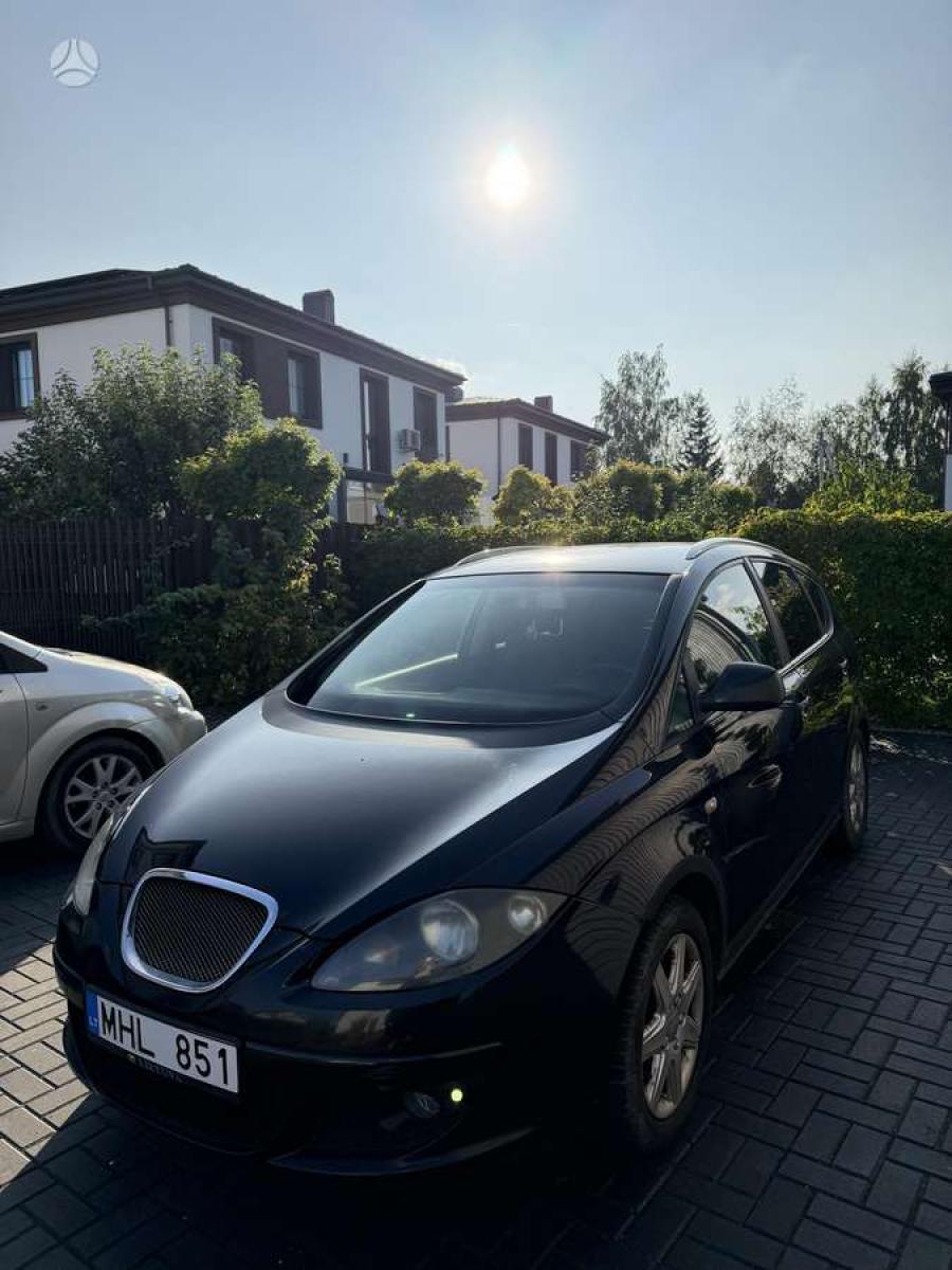 Black SEAT Altea XL 2007 in Kaunas, with an engine capacity of 1.97 L and mileage of 292 thousand km for 1550 €, photo 1 on AUTOMOTO.COM.LV