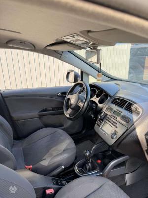 Black SEAT Altea XL 2007 in Kaunas, with an engine capacity of 1.97 L and mileage of 292 thousand km for 1550 €, photo 4 on AUTOMOTO.COM.LV