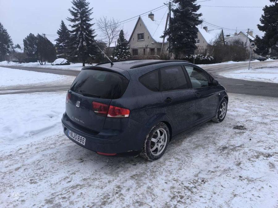 Blue SEAT Altea XL 2007 in Kaunas, with an engine capacity of 1.90 L and mileage of 346 thousand km for 1550 €, photo 8 on AUTOMOTO.COM.LV