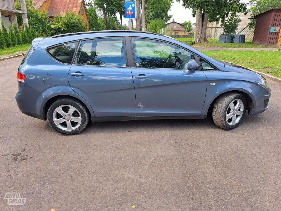 Blue SEAT Altea XL 2009 in Birzai, with an engine capacity of 1.40 L and mileage of 171 thousand km for 2400 €, photo 8 on AUTOMOTO.COM.LV