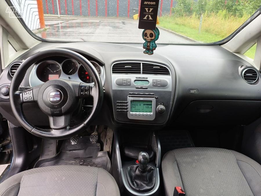 Zils SEAT Altea XL 2006 Viļņa, ar dzinēja tilpumu 2.00 L un nobraukumu 361 tūkst. km par 1300 €, foto 13 vietnē AUTOMOTO.COM.LV