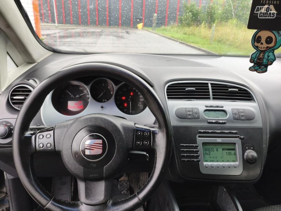 Zils SEAT Altea XL 2006 Viļņa, ar dzinēja tilpumu 2.00 L un nobraukumu 361 tūkst. km par 1300 €, foto 14 vietnē AUTOMOTO.COM.LV